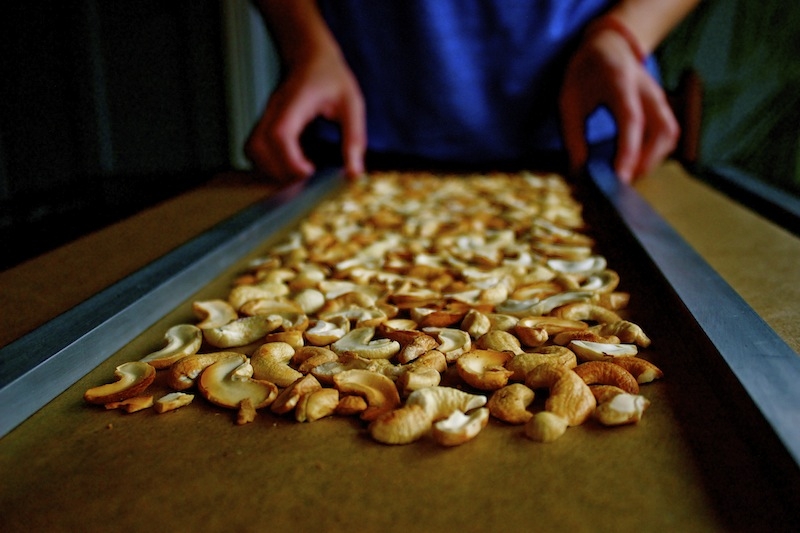 Homemade Chocolate Slab Recipe With Nuts | 10 Easy Steps